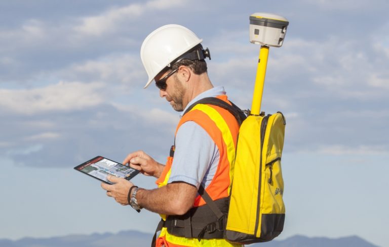 New Trimble R12 Receiver Boosts Surveying Performance - MundoGEO
